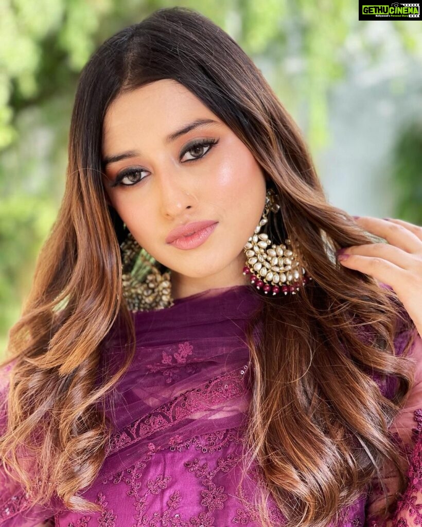 Actress Somi Khan HD Photos and Wallpapers July 2021 - Gethu Cinema