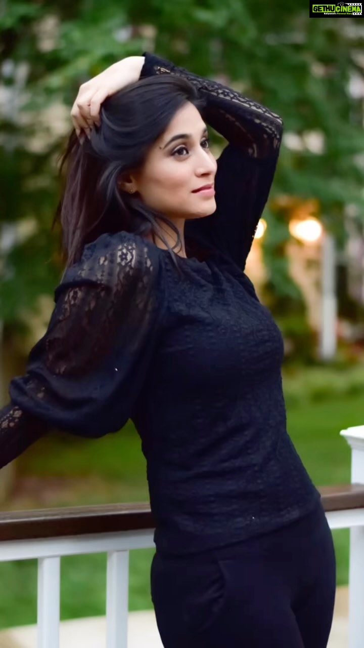 Actress Soumya Seth HD Instagram Photos and Wallpapers September 2022 ...