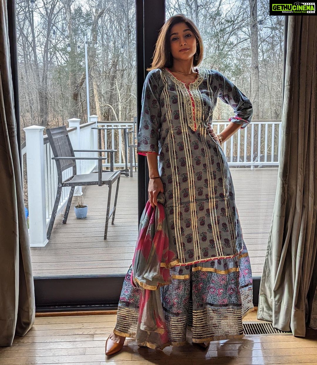 Actress Soumya Seth HD Photos and Wallpapers September 2022 - Gethu Cinema