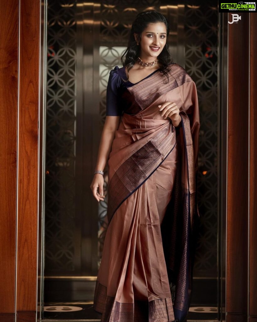 Singer Sowmya Menon HD Photos and Wallpapers September 2022 - Gethu Cinema