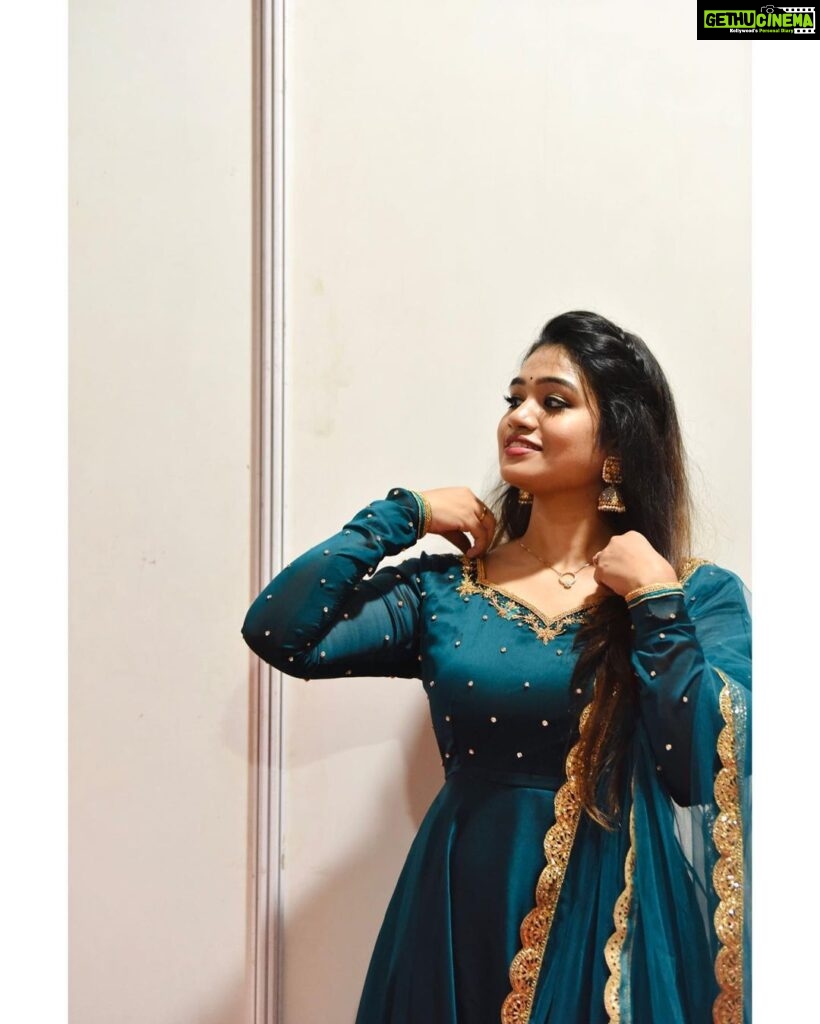 Singer Srinisha Jayaseelan HD Instagram Photos and Wallpapers April ...