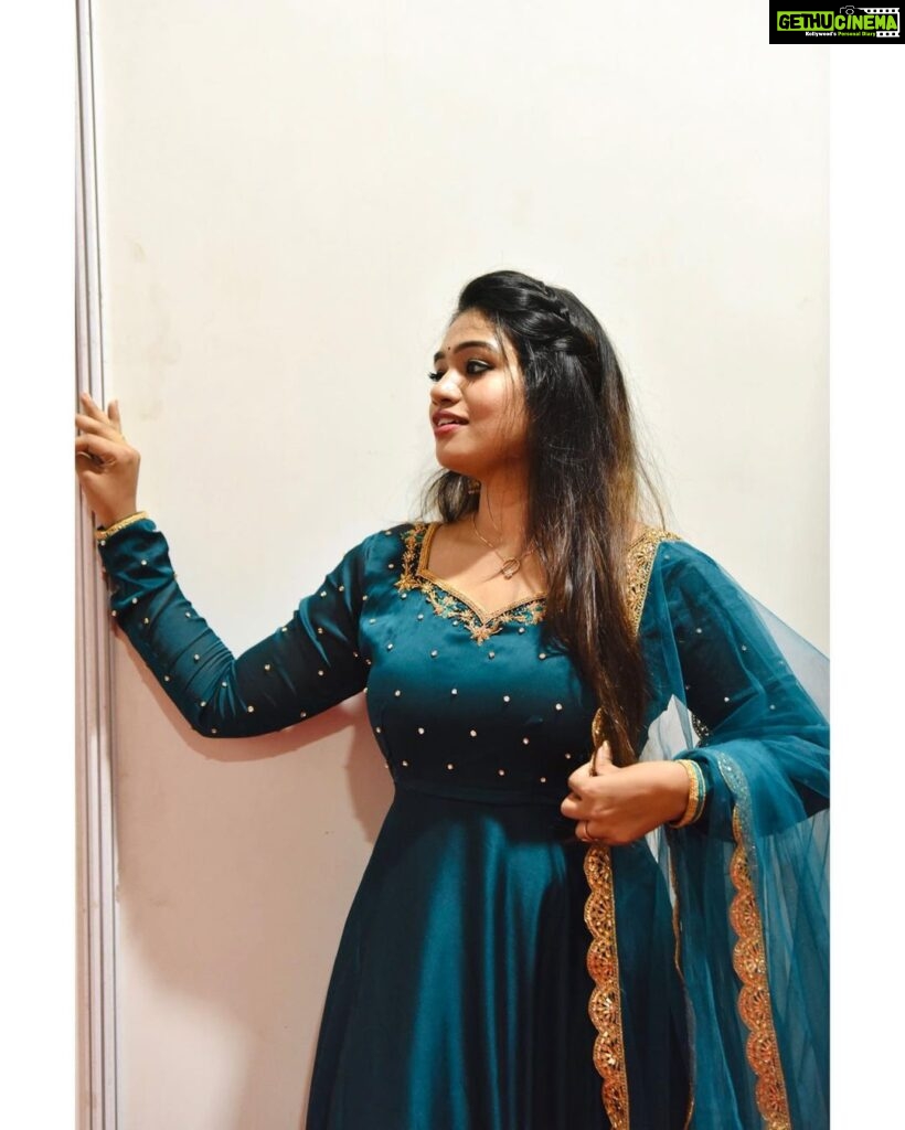 Singer Srinisha Jayaseelan HD Instagram Photos and Wallpapers April ...