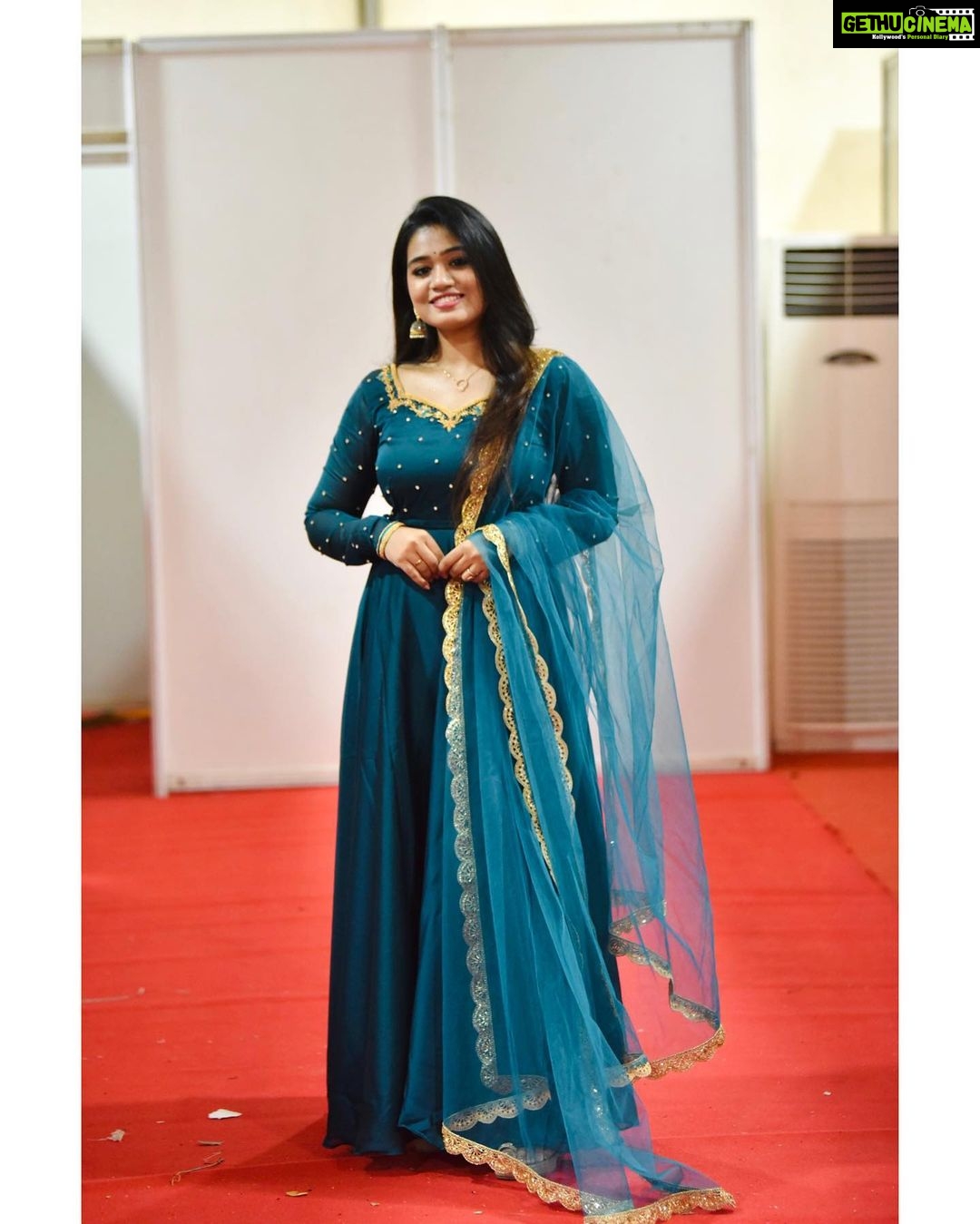 Singer Srinisha Jayaseelan HD Instagram Photos and Wallpapers April ...