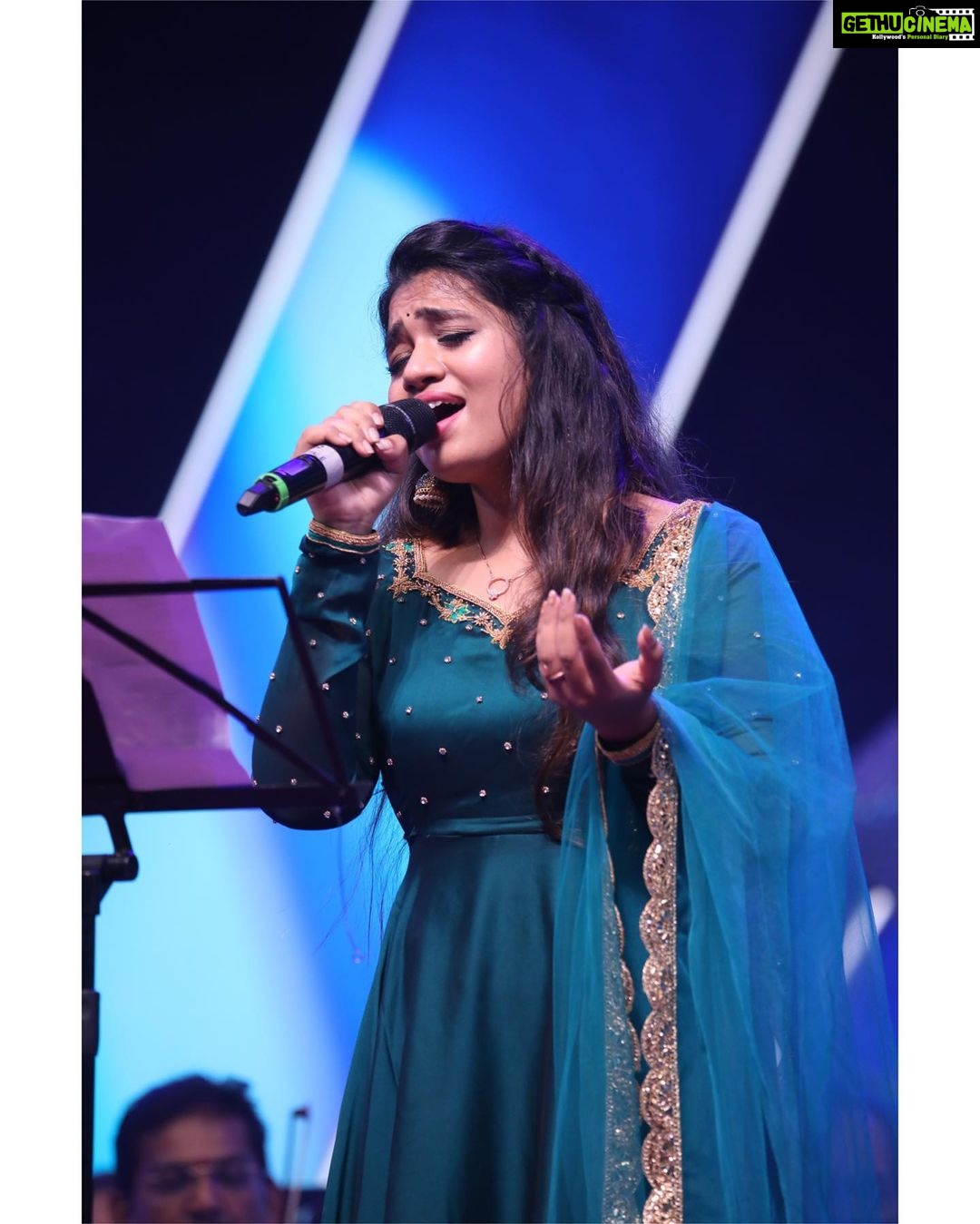 Singer Srinisha Jayaseelan HD Instagram Photos and Wallpapers April ...