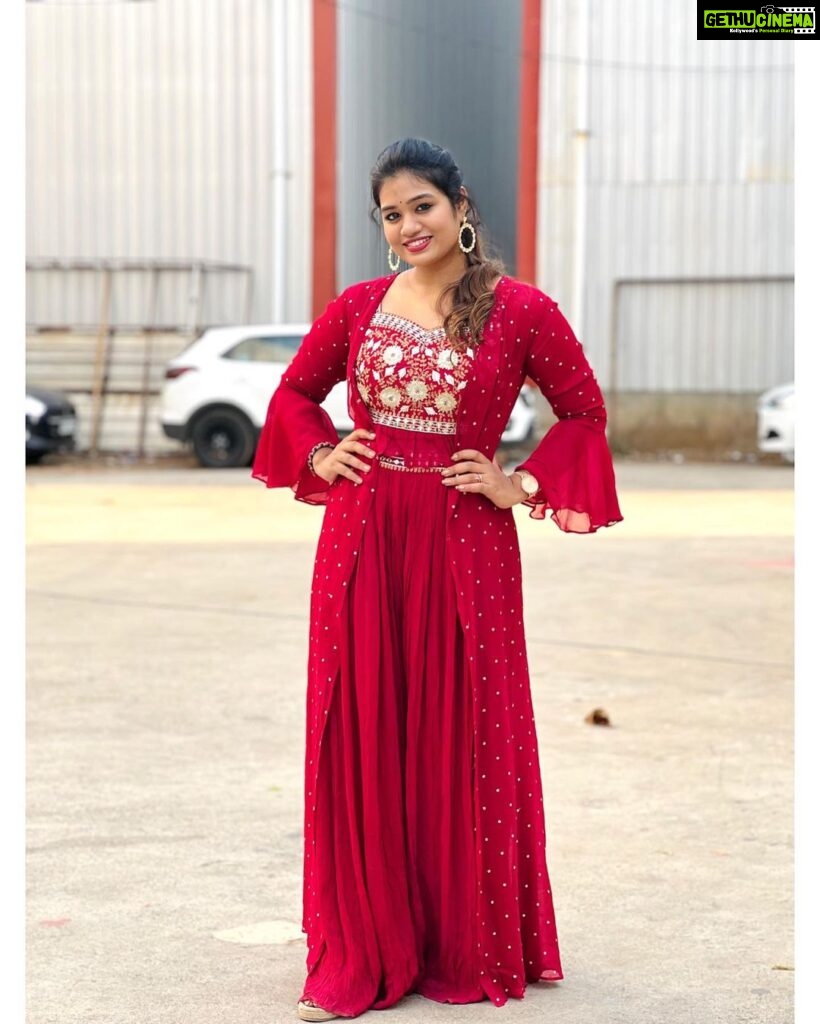 Singer Srinisha Jayaseelan HD Instagram Photos and Wallpapers April ...