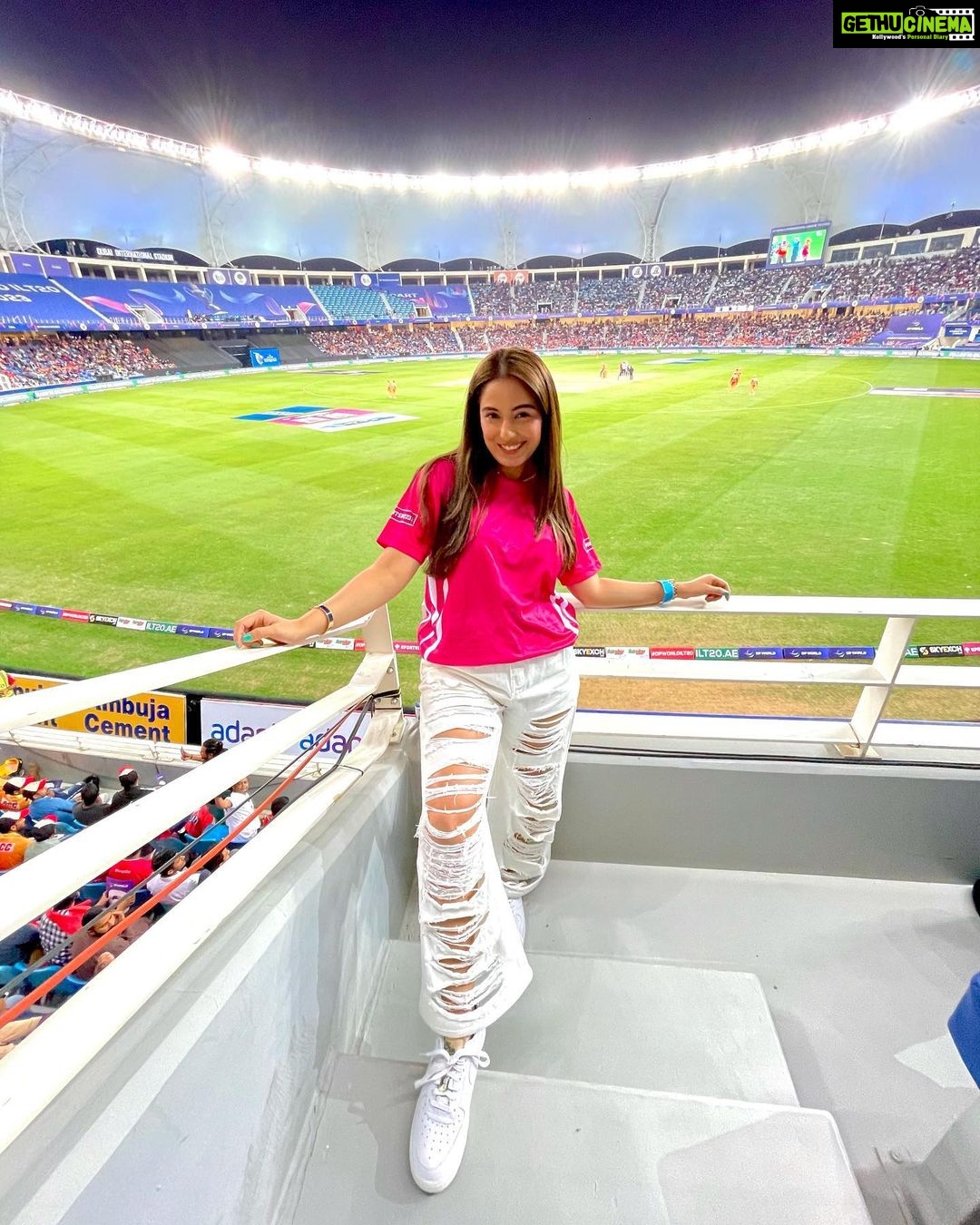 Actress Srishty Rode HD Instagram Photos and Wallpapers February 2023 ...