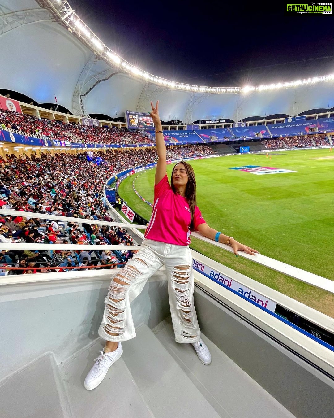 Actress Srishty Rode HD Instagram Photos and Wallpapers February 2023 ...