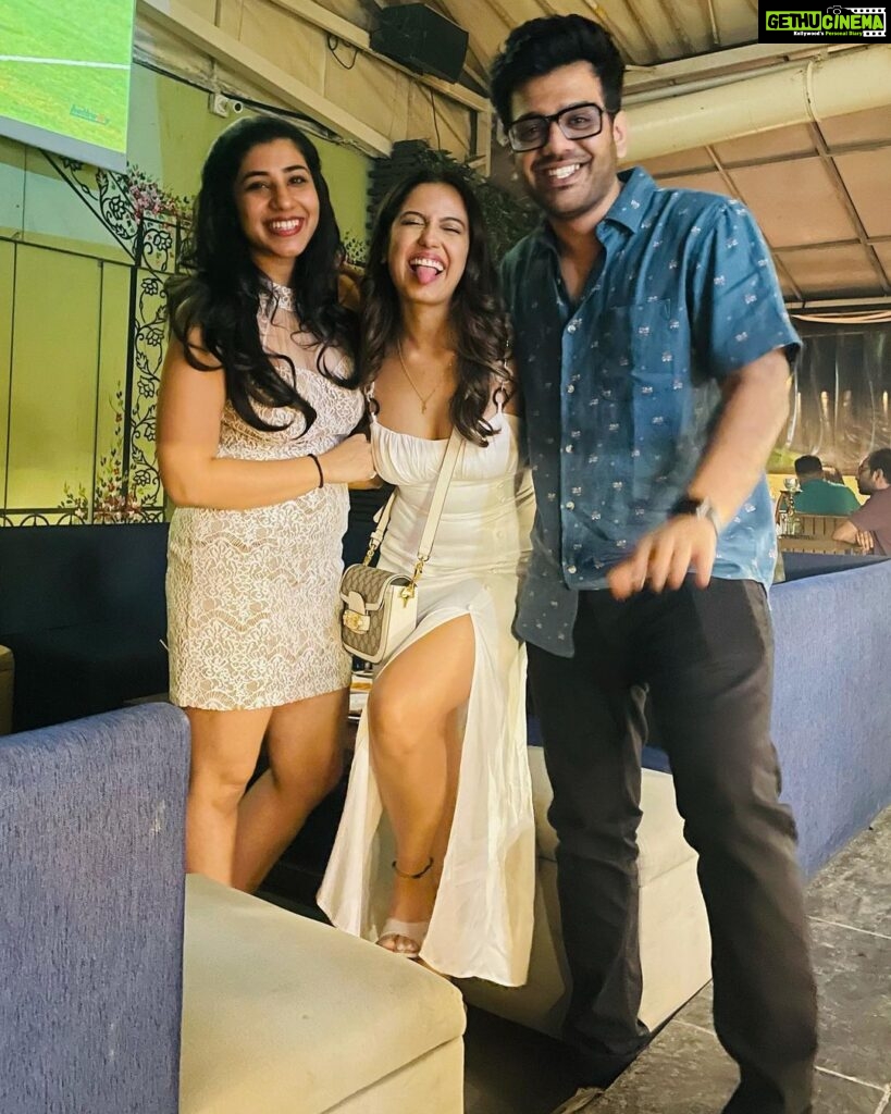 Actress Srishty Rode HD Instagram Photos and Wallpapers October 2022 ...