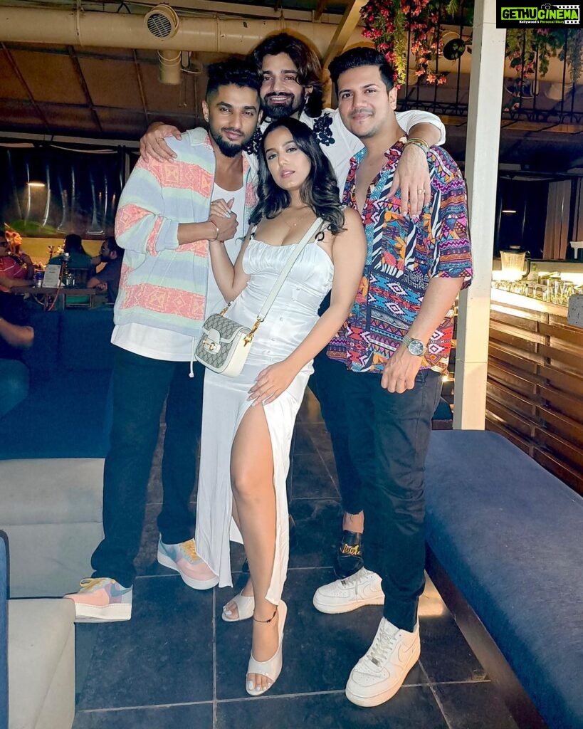 Actress Srishty Rode HD Photos and Wallpapers October 2022 - Gethu Cinema