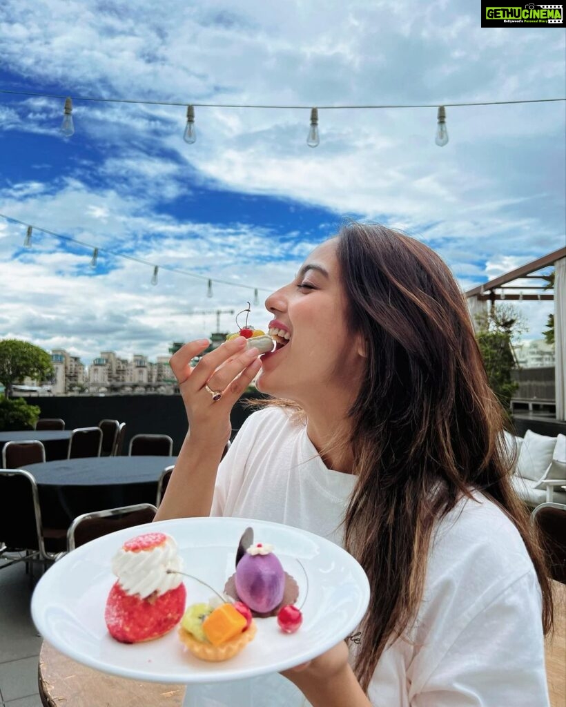 Actress Srishty Rode HD Instagram Photos and Wallpapers July 2022 ...