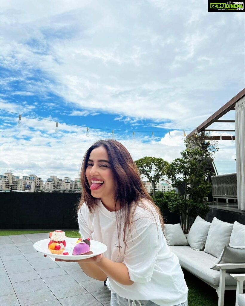 Actress Srishty Rode HD Instagram Photos and Wallpapers July 2022 ...