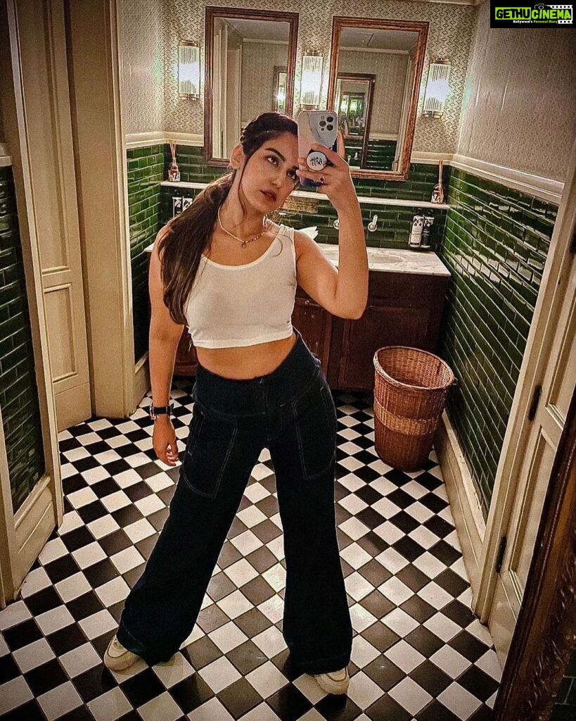 Actress Srishty Rode HD Photos and Wallpapers July 2022 - Gethu Cinema