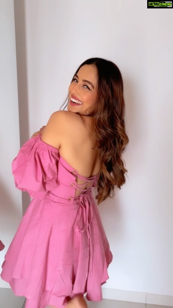 Actress Srishty Rode HD Photos and Wallpapers July 2022 - Gethu Cinema