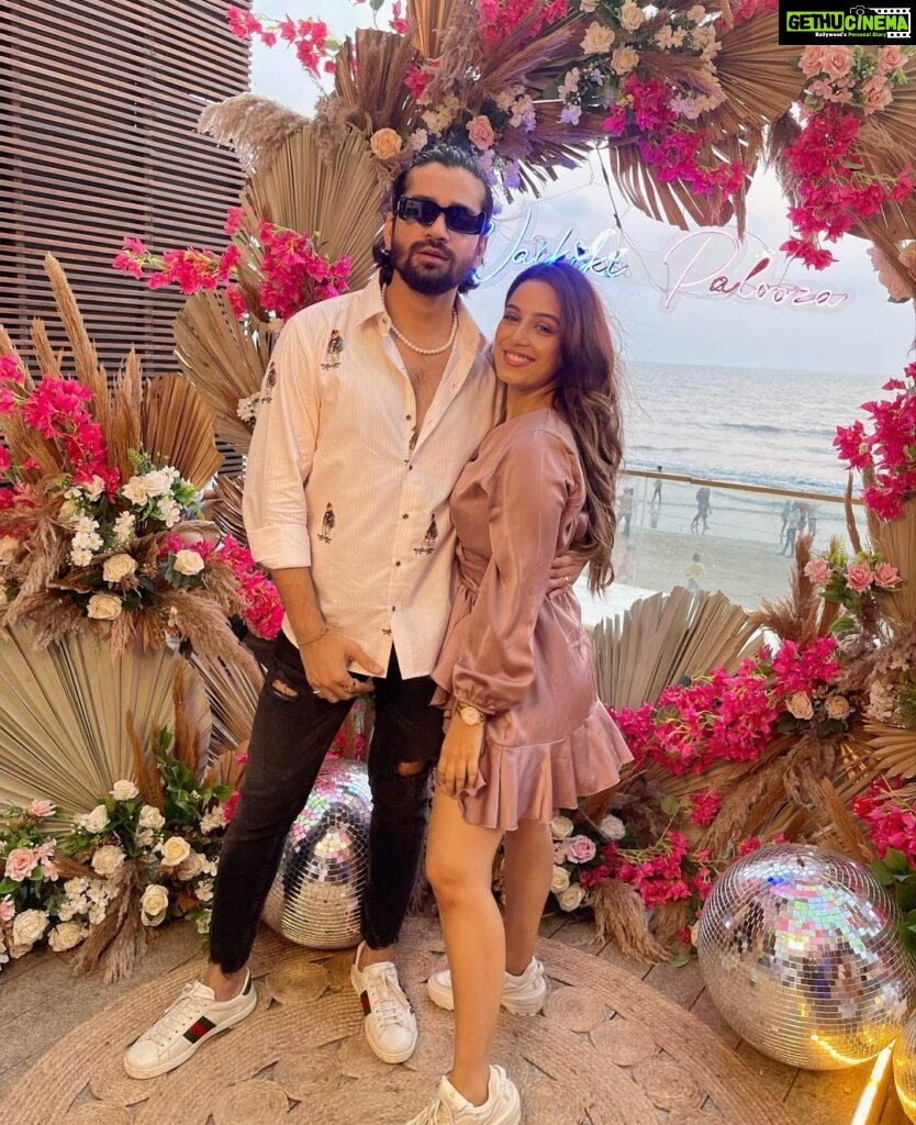 Actress Srishty Rode HD Photos and Wallpapers July 2022 - Gethu Cinema