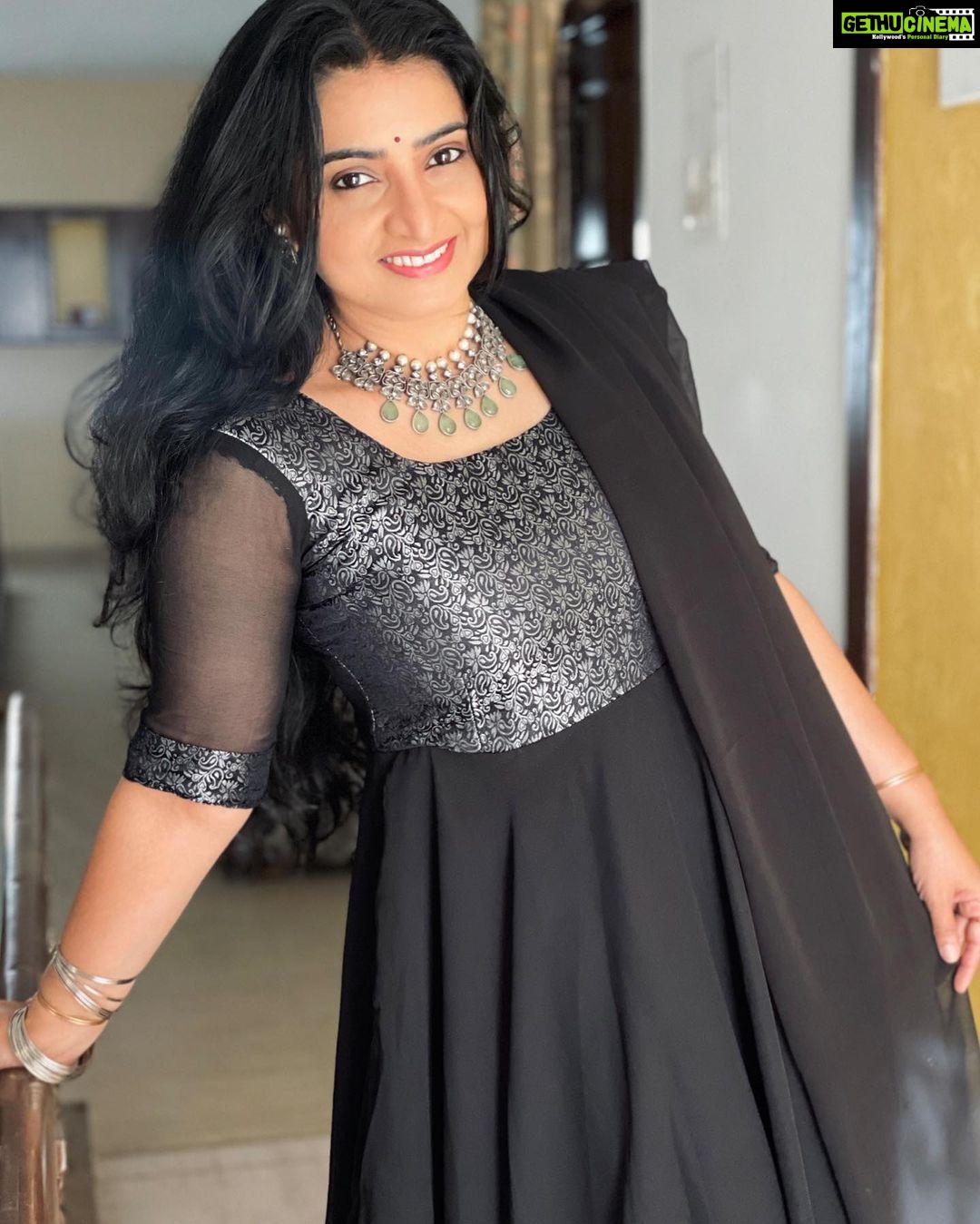 Actress Sujitha HD Photos and Wallpapers March 2023 - Gethu Cinema