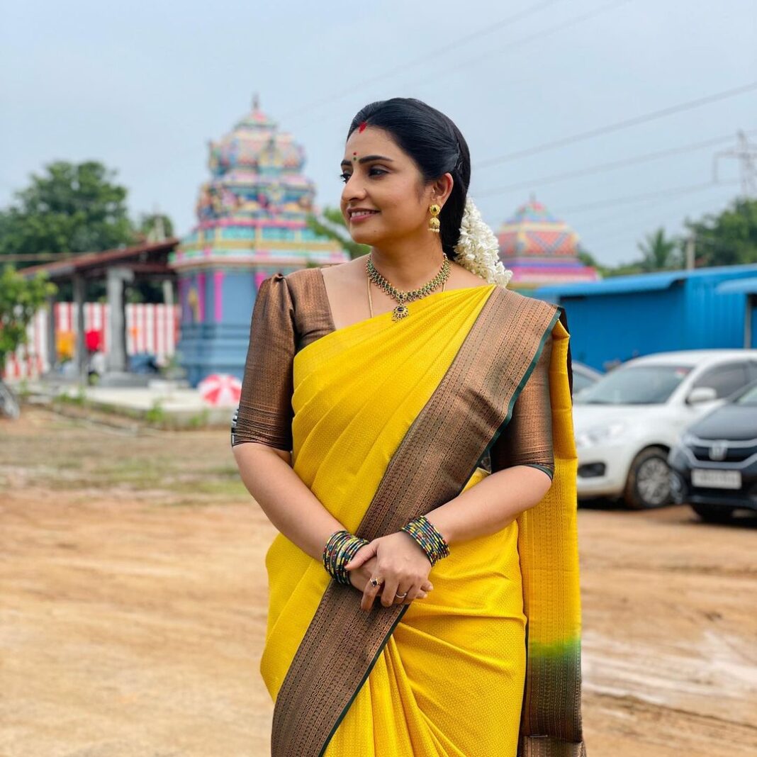 Actress Sujitha HD Photos and Wallpapers December 2022 - Gethu Cinema