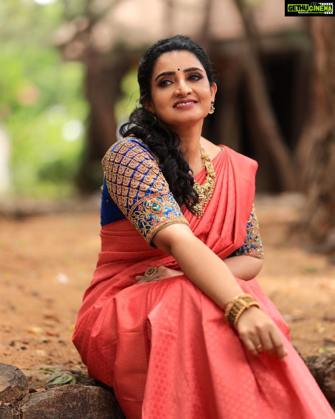 Actress Sujitha HD Photos and Wallpapers September 2022 - Gethu Cinema