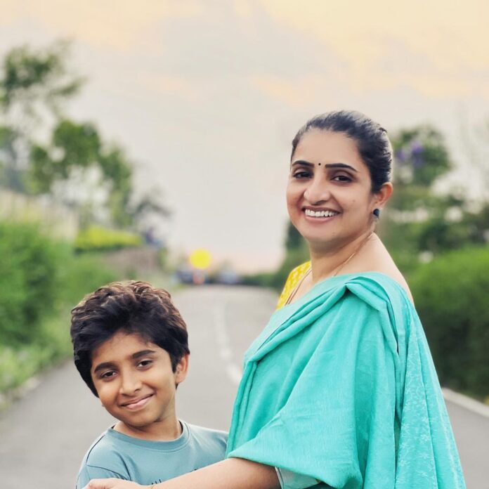 Actress Sujitha HD Instagram Photos and Wallpapers May 2022 | Gethu Cinema