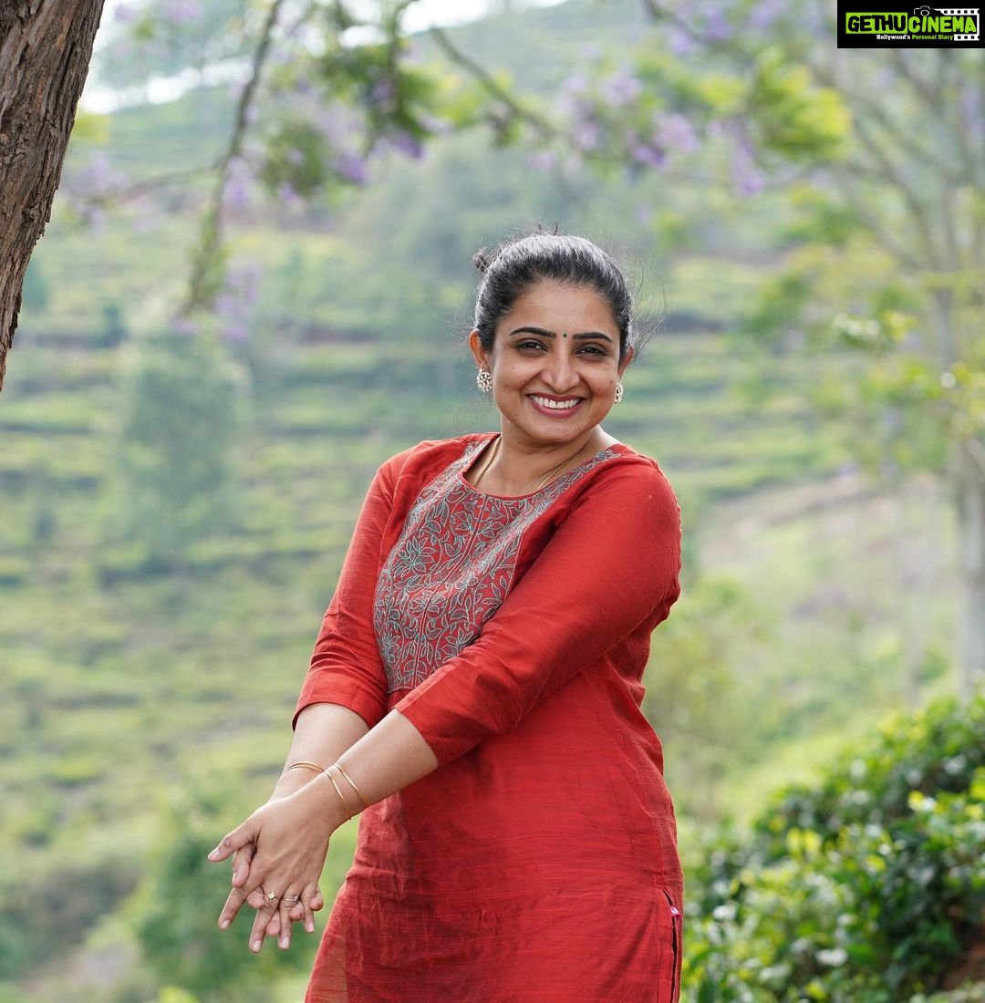 Actress Sujitha HD Instagram Photos and Wallpapers May 2022 | Gethu Cinema