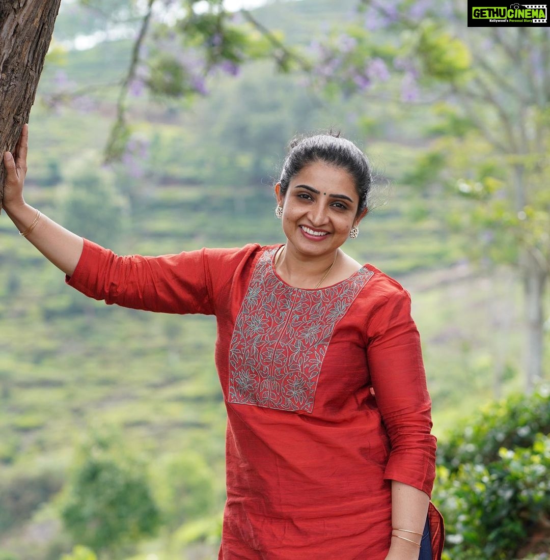 Actress Sujitha HD Instagram Photos and Wallpapers May 2022 | Gethu Cinema