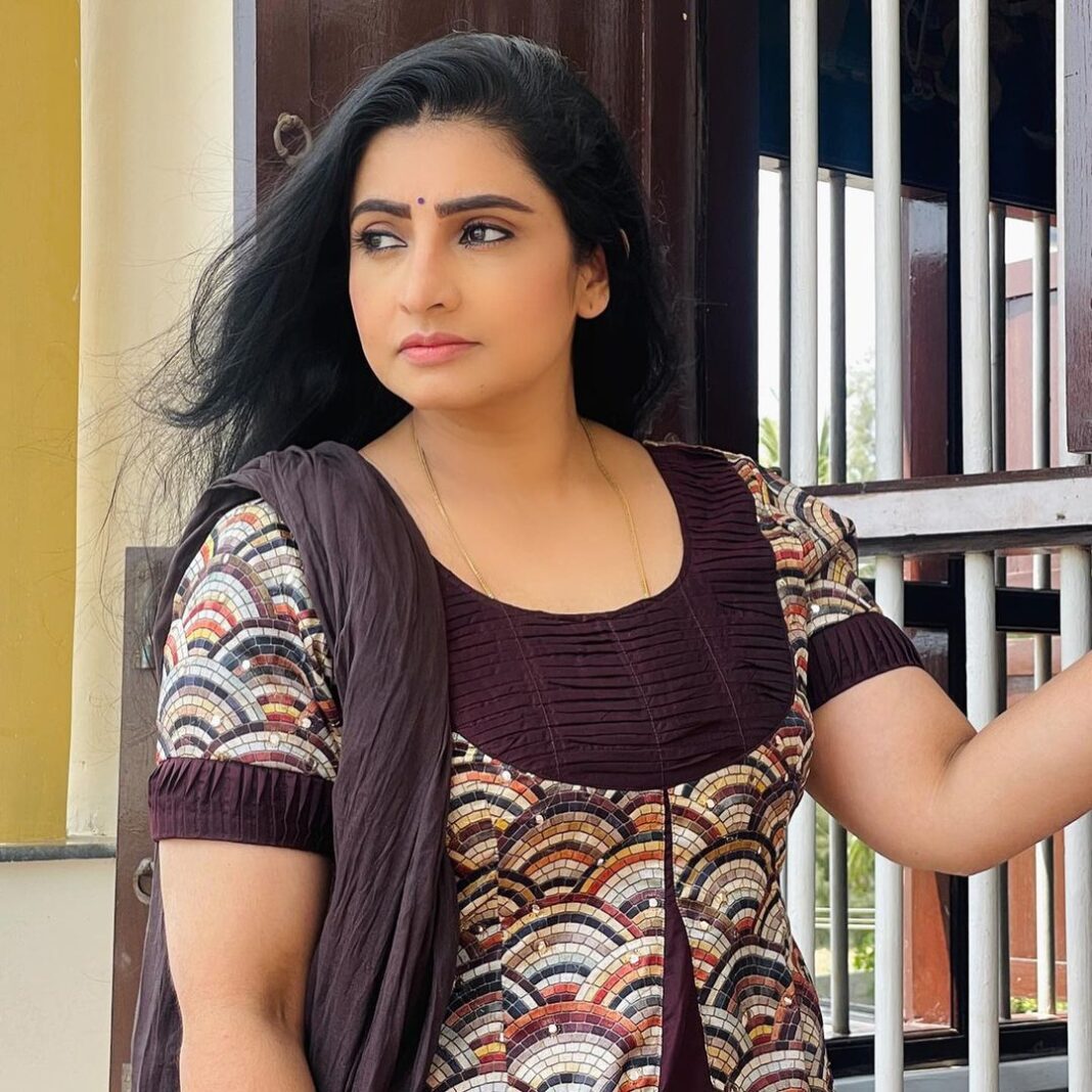 Actress Sujitha HD Photos and Wallpapers March 2023 - Gethu Cinema