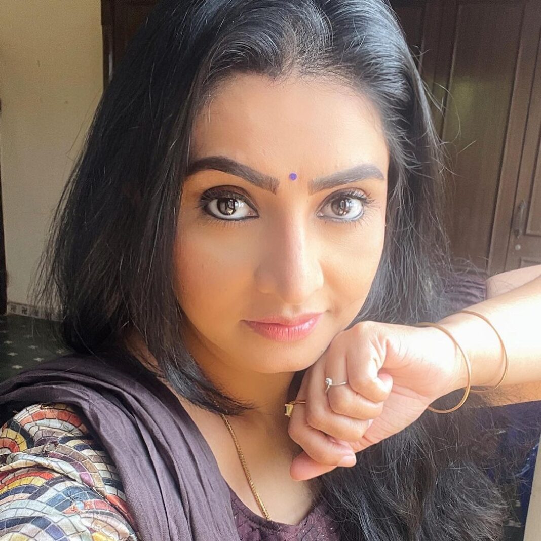 Actress Sujitha HD Instagram Photos and Wallpapers March 2023 | Gethu Cinema