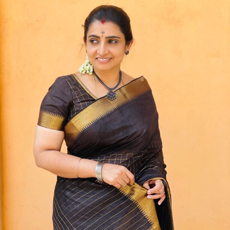 Actress Sujitha HD Photos and Wallpapers March 2023 - Gethu Cinema