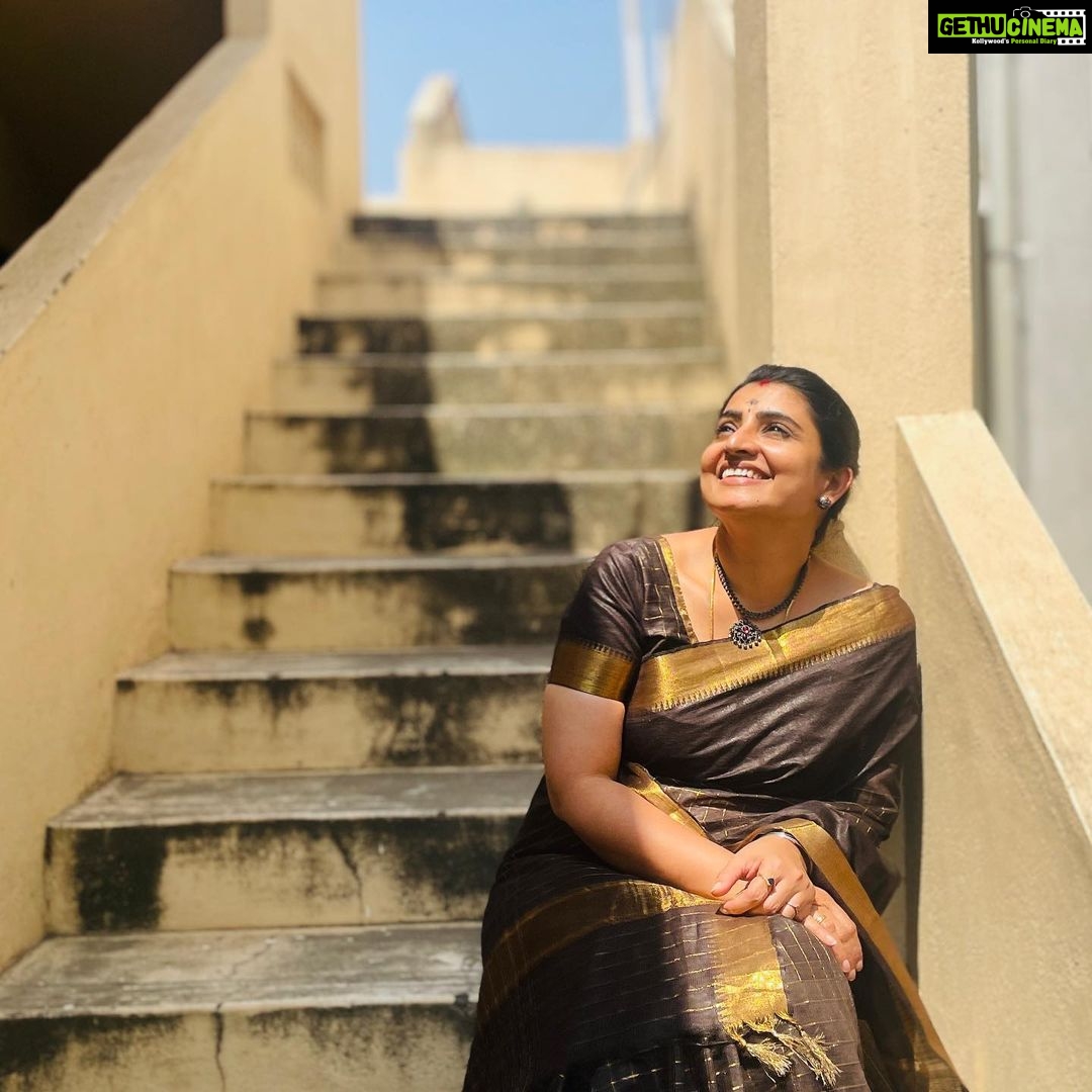 Sujitha Instagram – Dress well but keep it simple 🤎 Online saree ...