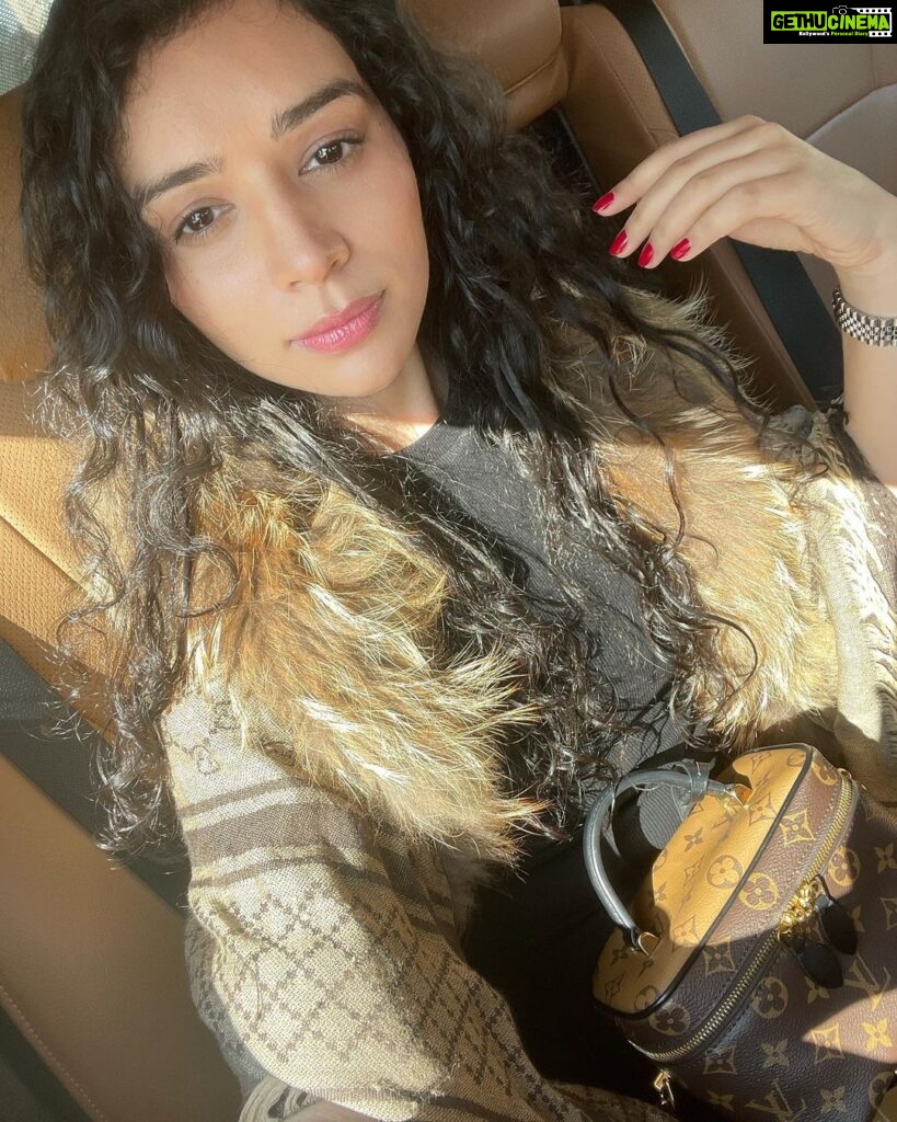 Actress Sukirti Kandpal HD Photos and Wallpapers March 2022 - Gethu Cinema
