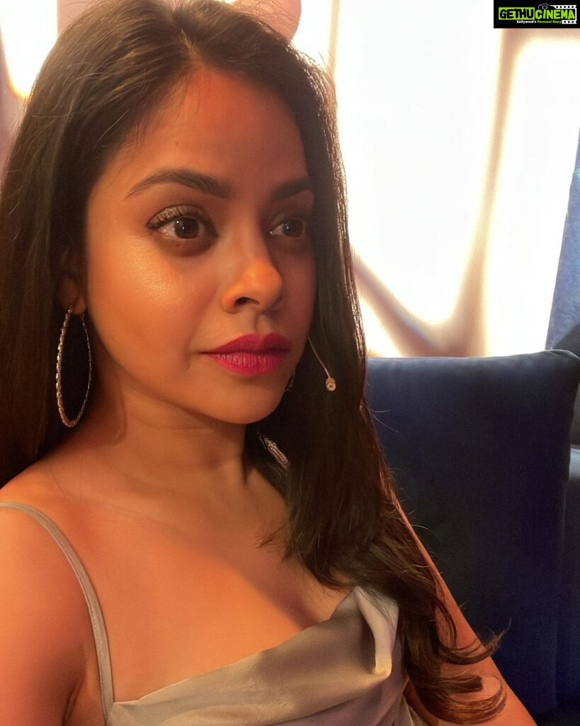 Actress Sumona Chakravarti HD Instagram Photos and Wallpapers May 2022 ...