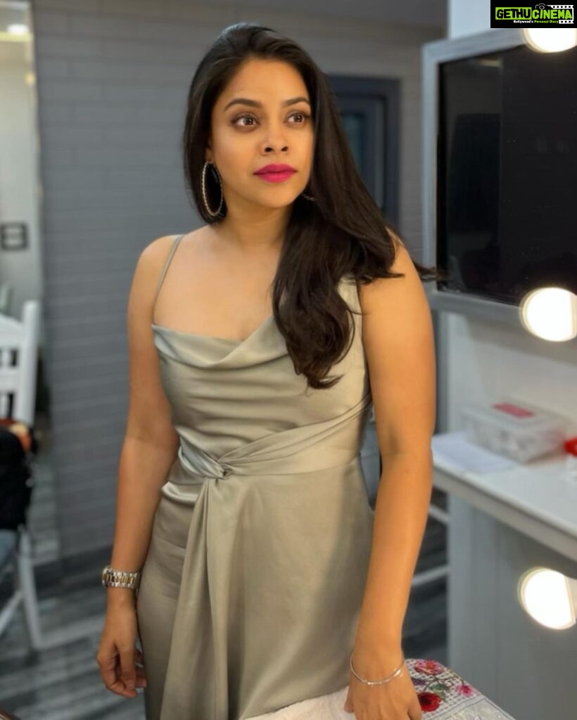 Actress Sumona Chakravarti HD Instagram Photos and Wallpapers May 2022 ...