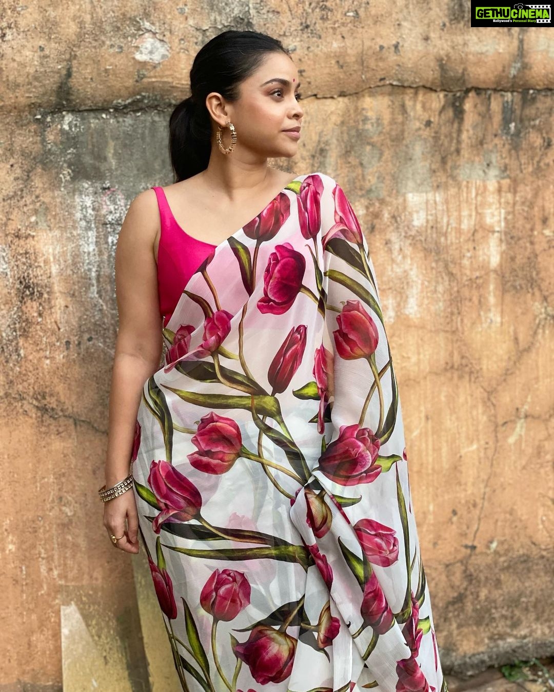 Actress Sumona Chakravarti HD Photos and Wallpapers December 2022 ...