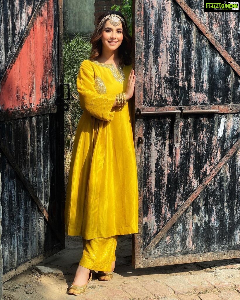 Singer Sunanda Sharma HD Instagram Photos and Wallpapers September 2022 ...