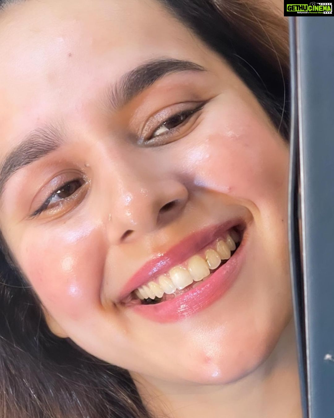 Singer Sunanda Sharma HD Instagram Photos and Wallpapers September 2022 ...