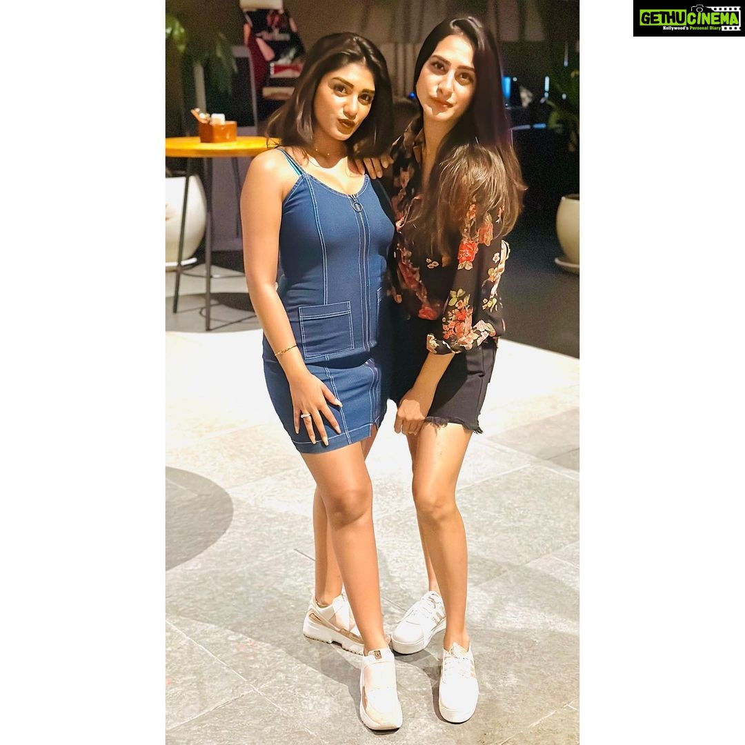 Sureka Instagram - A perfect picture of the day always🖤🖤🖤🥰 - Gethu Cinema