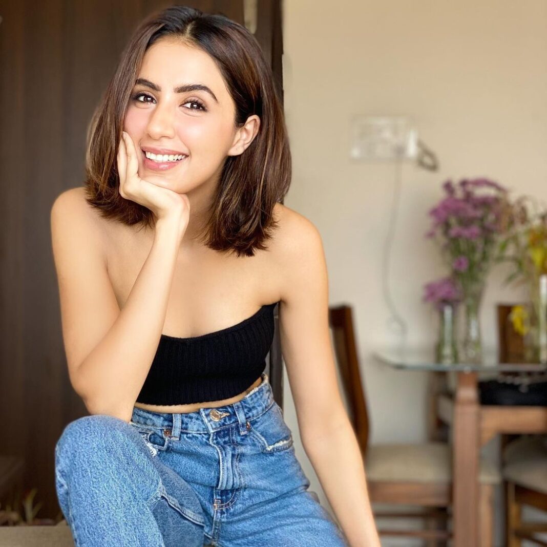 Actress Swati Kapoor HD Photos and Wallpapers January 2021 - Gethu Cinema