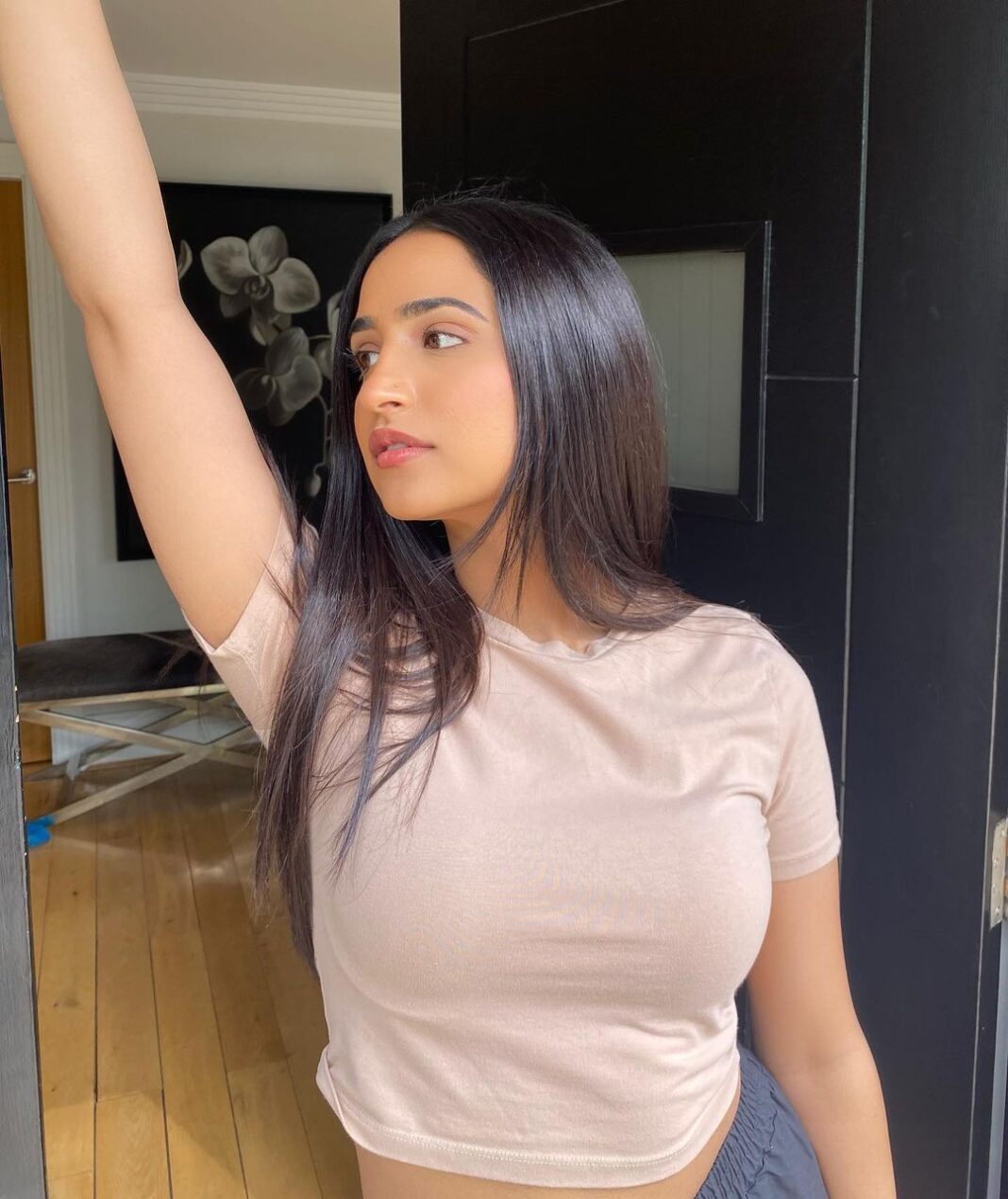 Actress Tanu Grewal HD Photos and Wallpapers July 2022 | Gethu Cinema