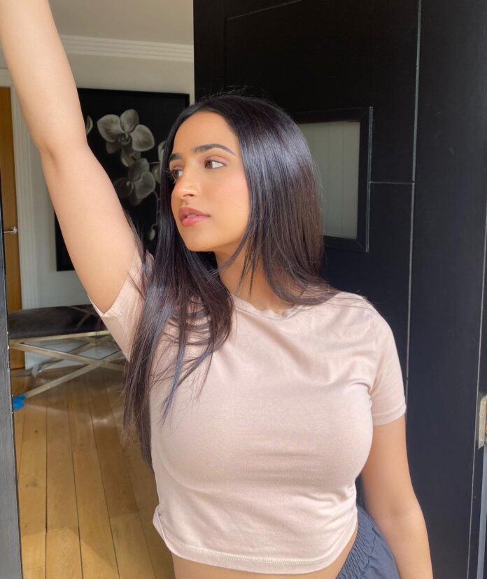 Actress Tanu Grewal HD Photos and Wallpapers July 2022 | Gethu Cinema