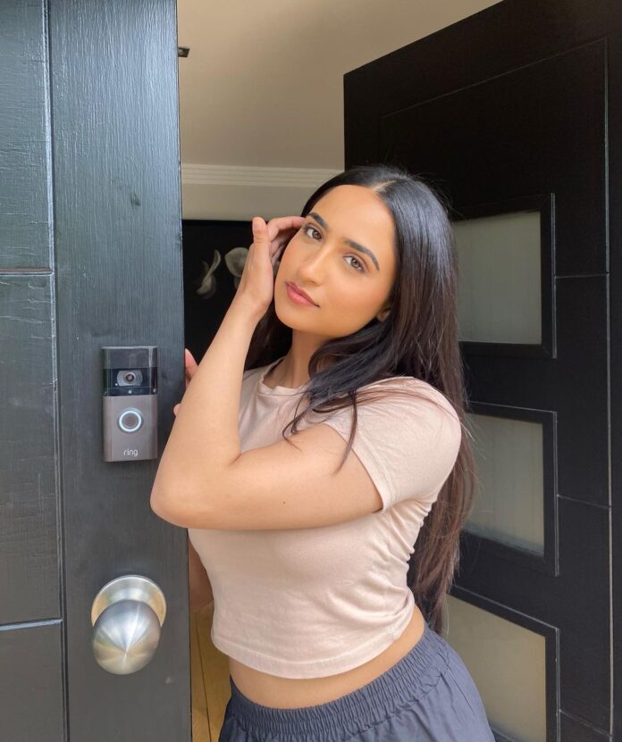 Actress Tanu Grewal HD Photos and Wallpapers July 2022 | Gethu Cinema