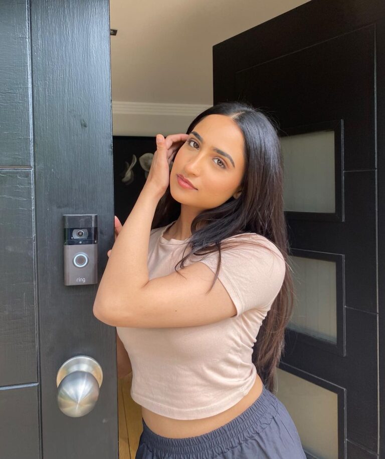 Actress Tanu Grewal HD Photos and Wallpapers July 2022 | Gethu Cinema