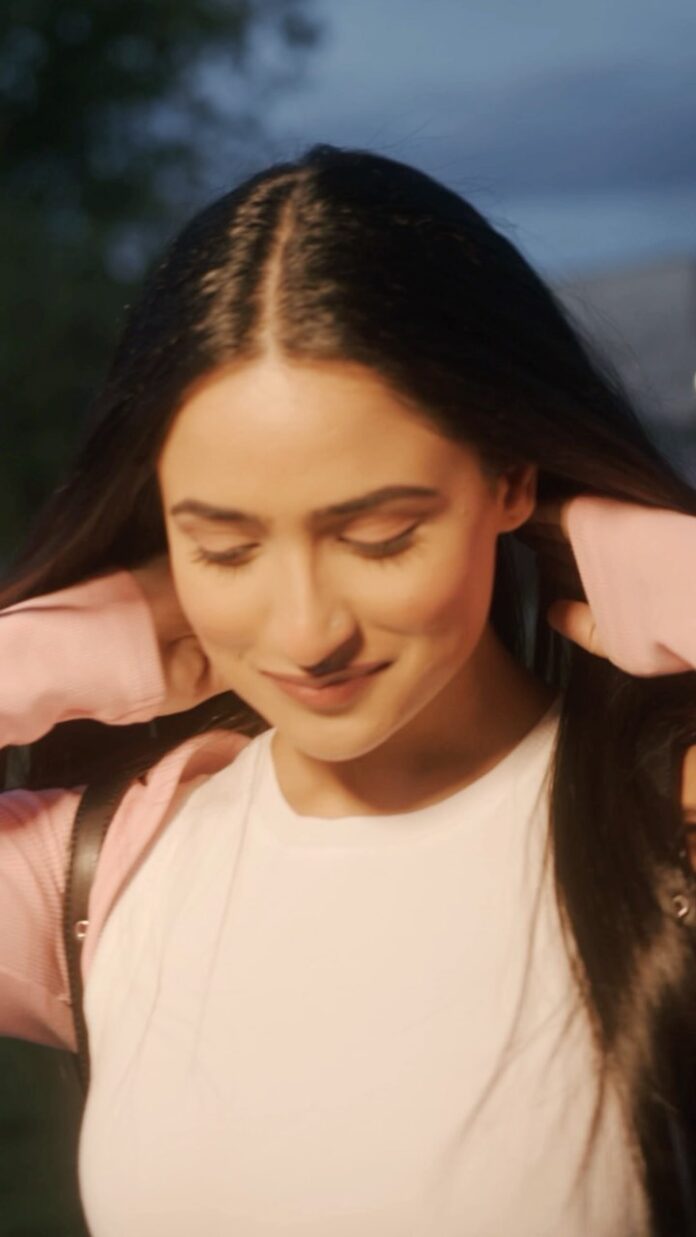 Actress Tanu Grewal HD Photos and Wallpapers July 2022 | Gethu Cinema