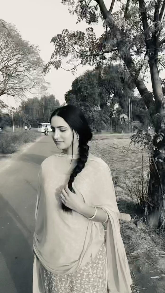 Actress Tanu Grewal HD Photos and Wallpapers July 2022 | Gethu Cinema