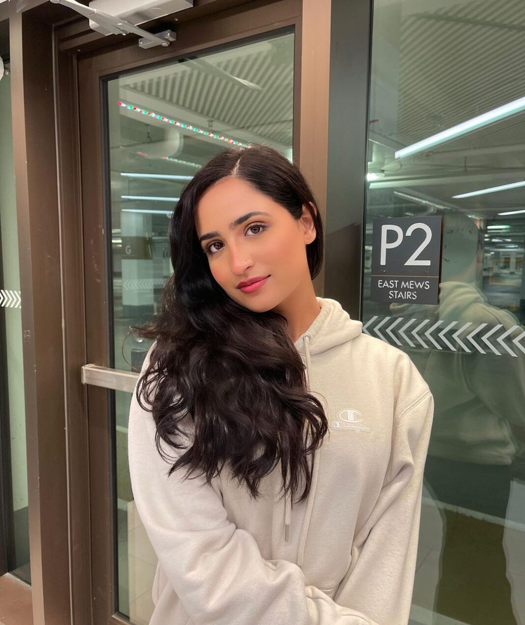 Actress Tanu Grewal HD Photos and Wallpapers July 2022 | Gethu Cinema
