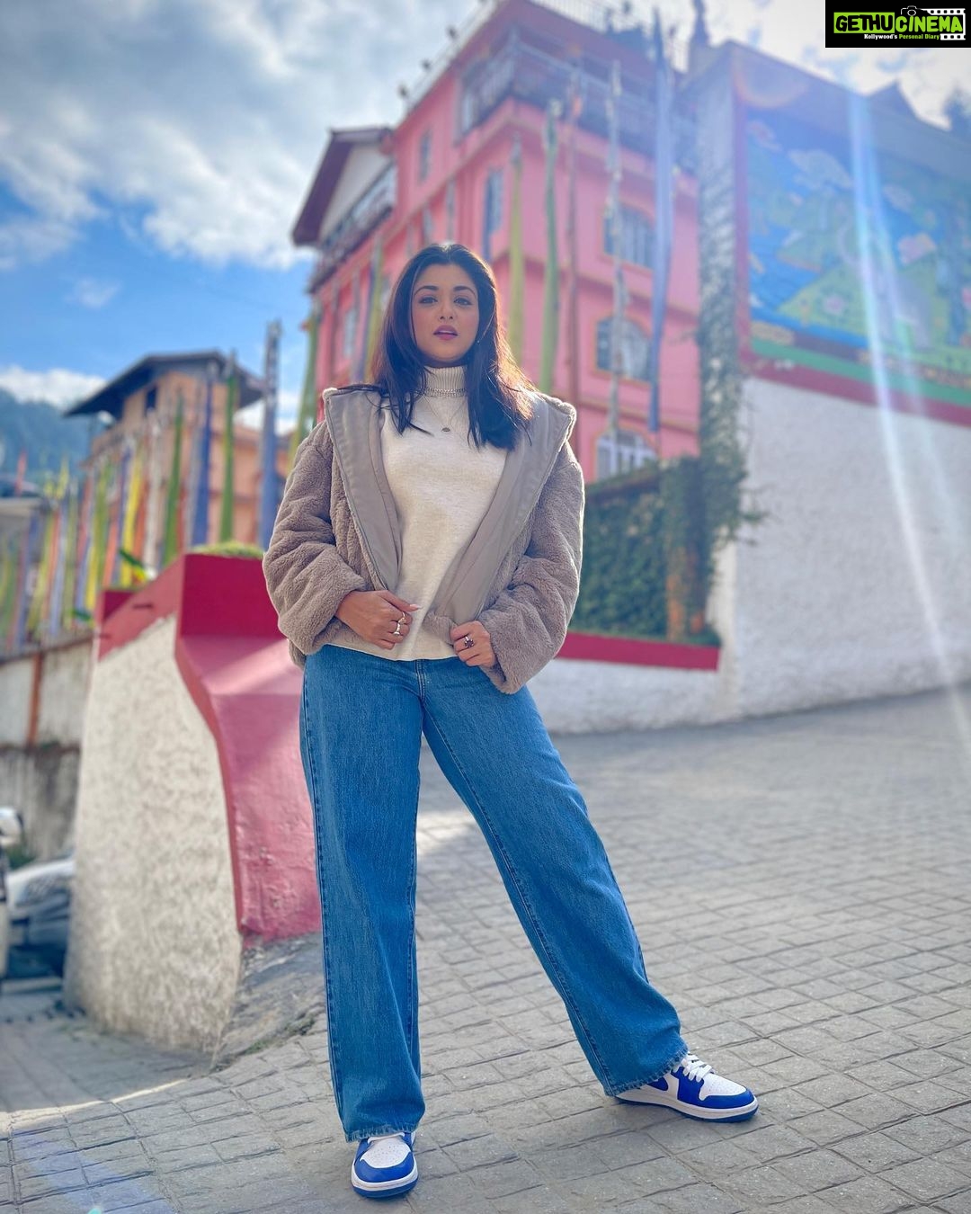 Tanvi Dogra Instagram – When sun shines bright 💛 La Mer Beach | Gethu ...