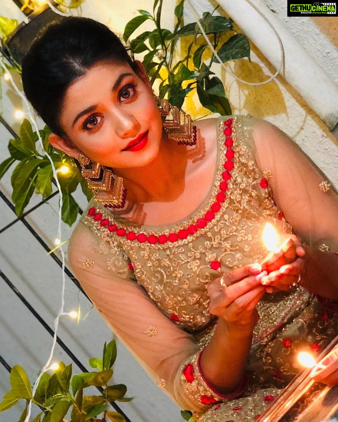 Tanvi Dogra Instagram – This family Is crazy and m lucky that it’s mine ...