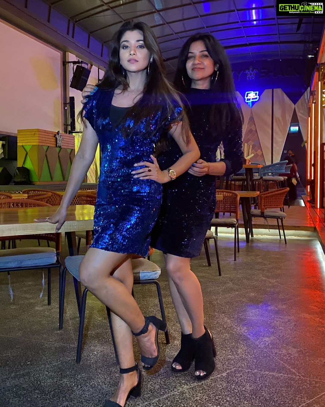 Tanvi Dogra Instagram – This family Is crazy and m lucky that it’s mine ...