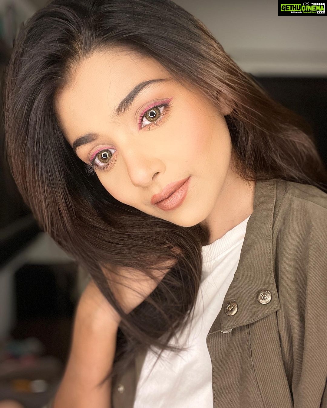 Tanvi Dogra Instagram – Charisma is the perfect blend of warmth and ...