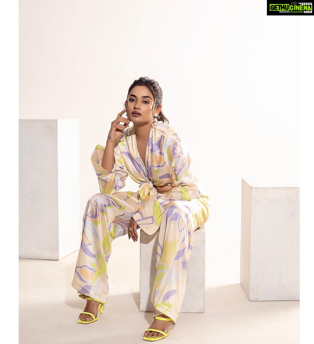 Actress Teju Ashwini HD Photos and Wallpapers September 2022 - Gethu Cinema