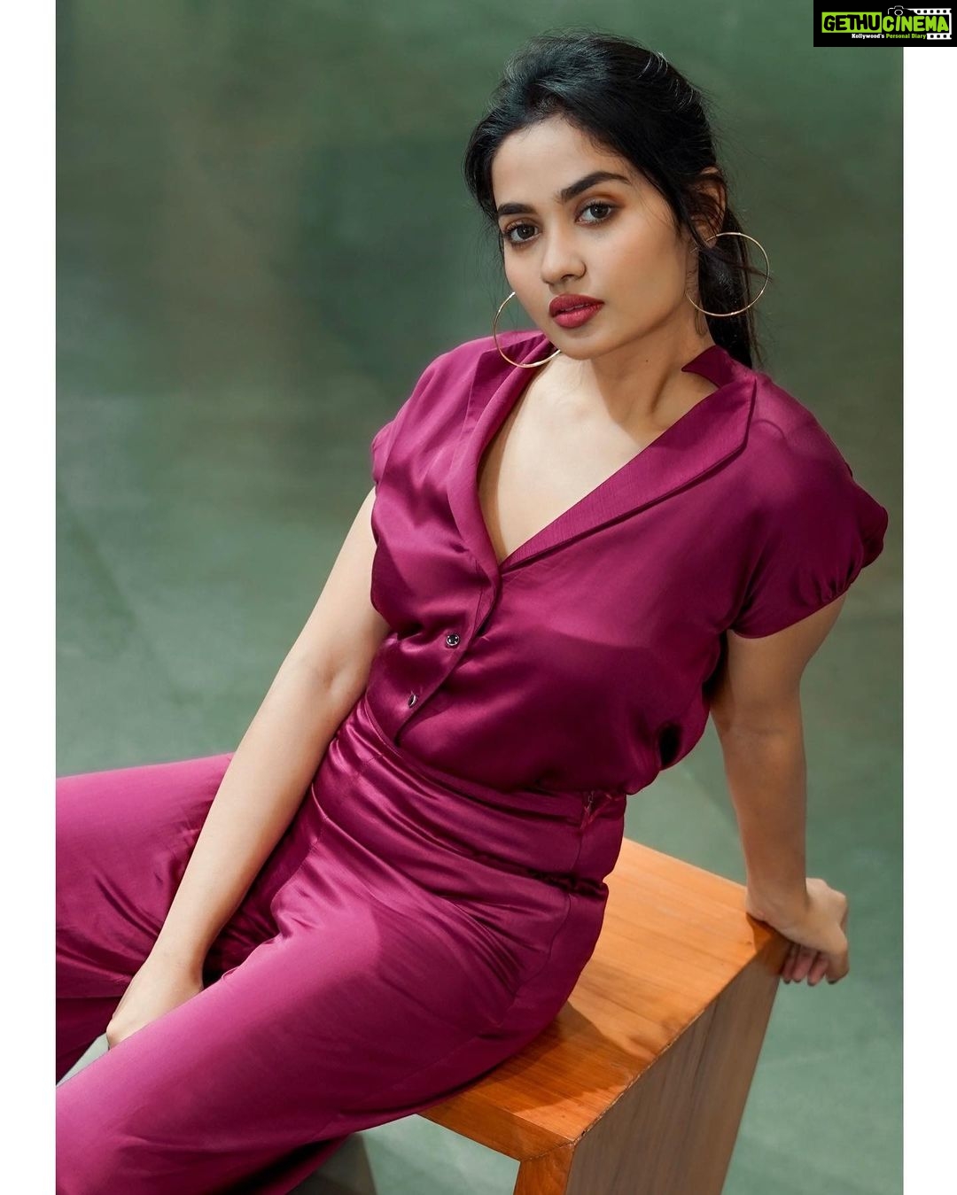 Actress Teju Ashwini HD Instagram Photos and Wallpapers May 2022 | Gethu Cinema