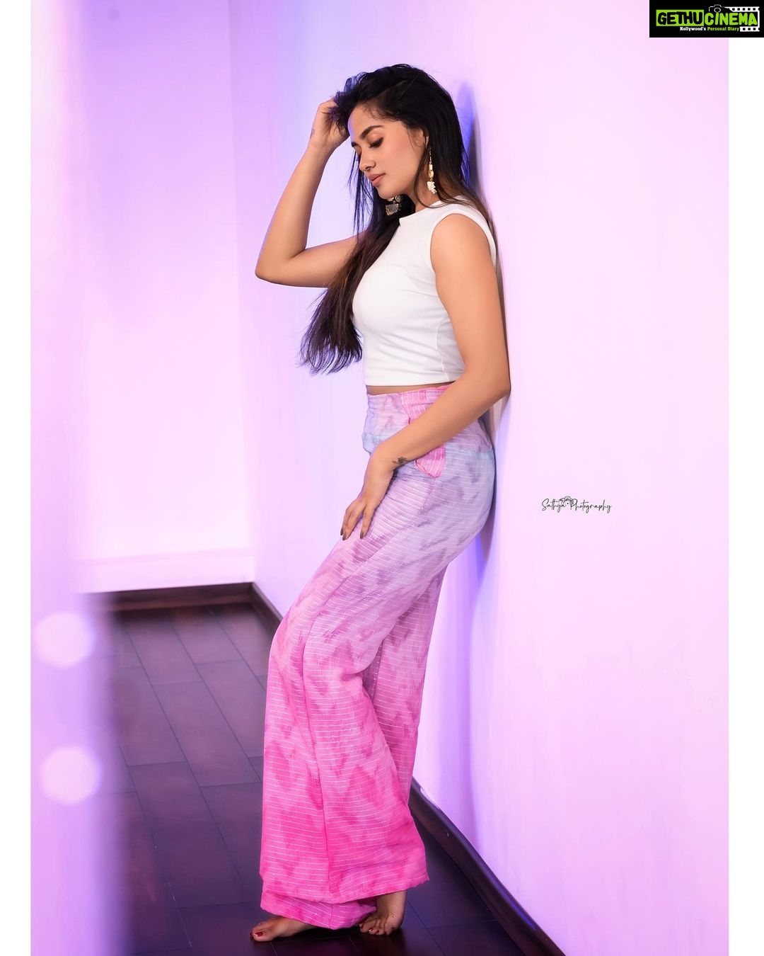 Actress Teju Ashwini HD Photos and Wallpapers May 2022 - Gethu Cinema